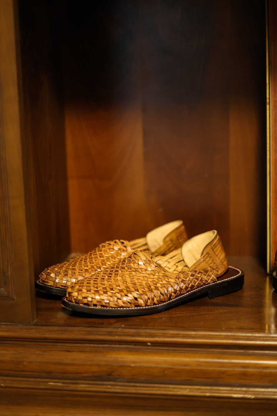 Premium Handmade Huaraches | Vintage Artisan - Timeless Craftsmanship ...